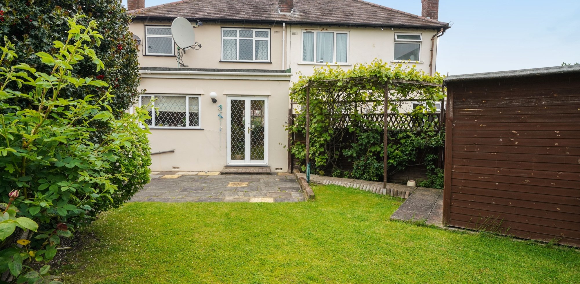 House For Sale In Ferrymead Gardens Greater London Greenford Ub6